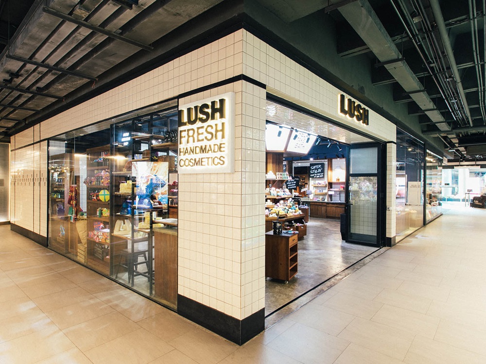 LUSH HOURS ชั่วโมงต้องมนต์ บิวตี้ต้องโดน